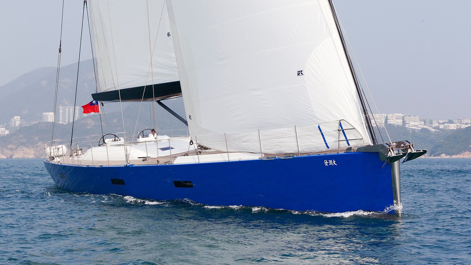 Further price drop on sailing superyacht Ocean Runner